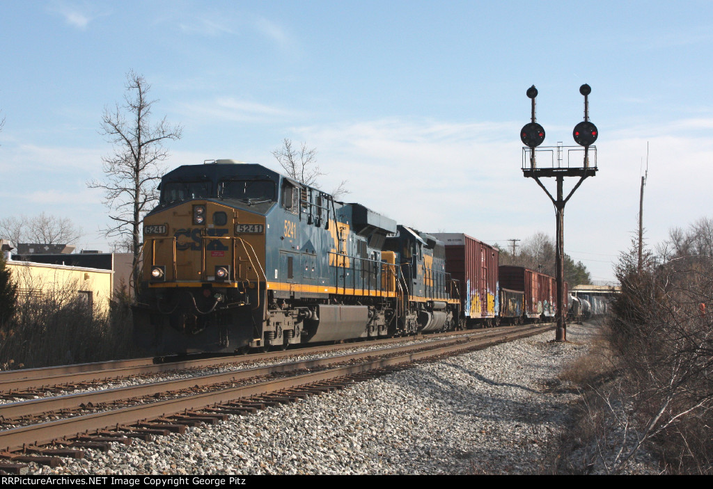 CSX 5241 at Rossville, MD